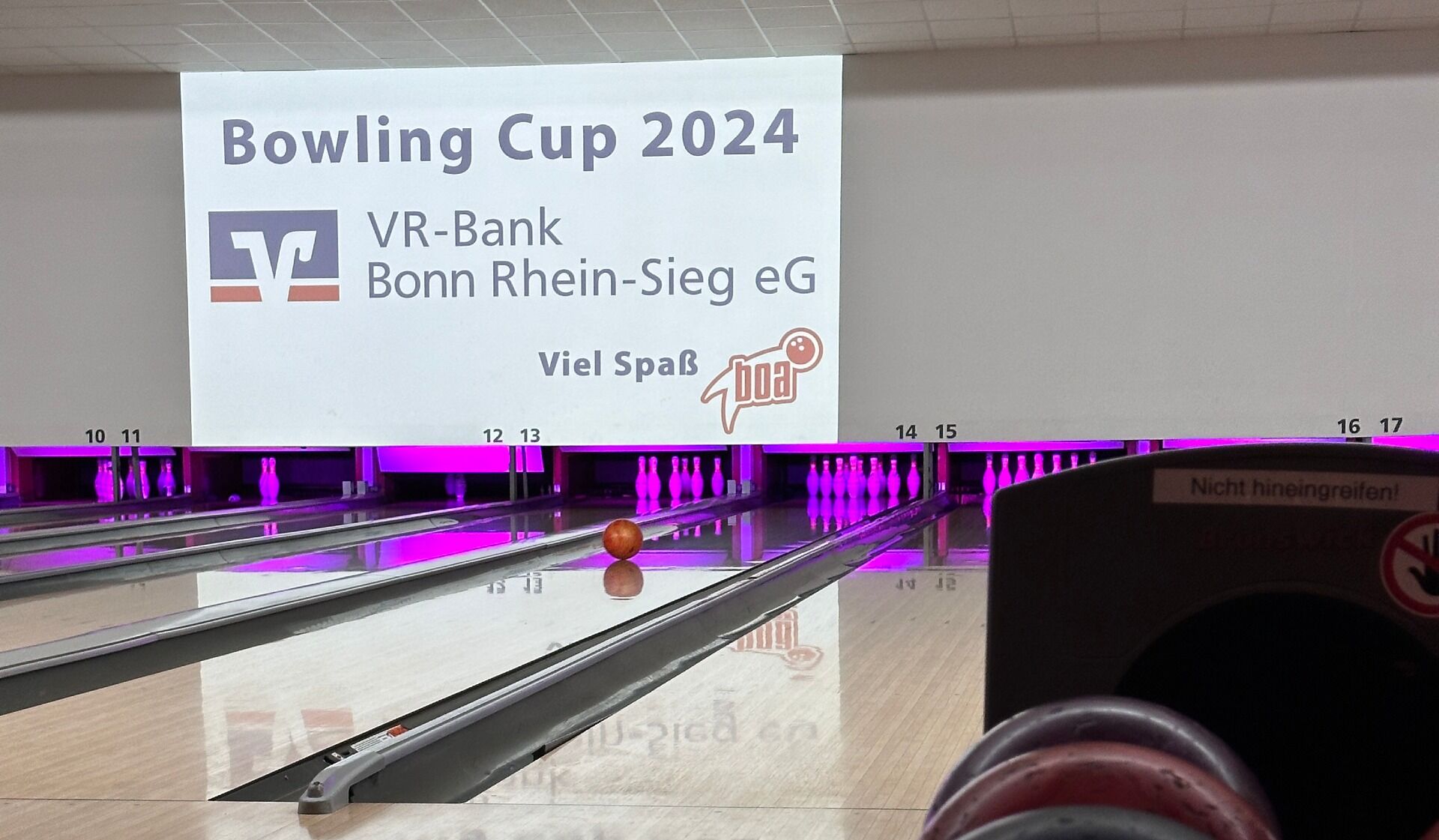 VR-BOWLING-CUP